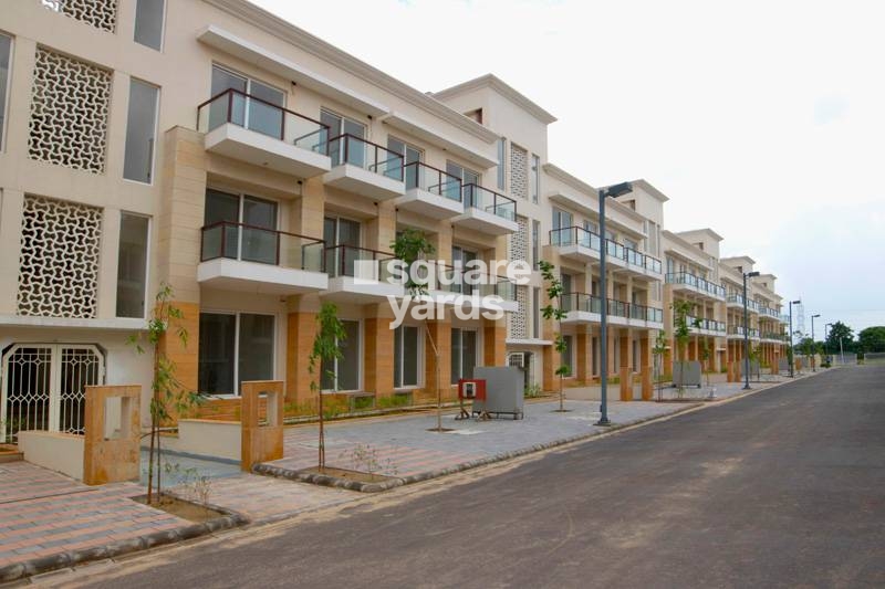 BPTP Astaire Garden-Monet Floors in Sector 70A, Gurgaon @ Price on ...